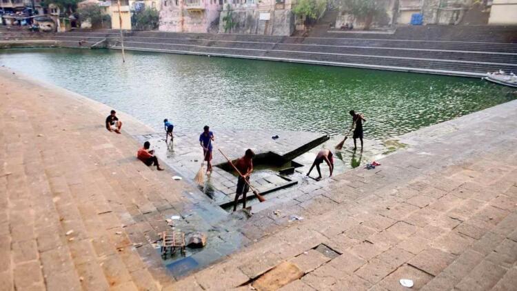 Walkeshwar Temple, Mumbai timings, travel guide & how to reach