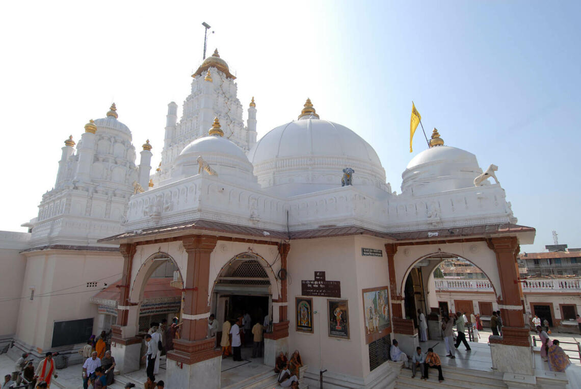 Ranchhodraiji Dakor Temple, timings, travel guide and how to reach