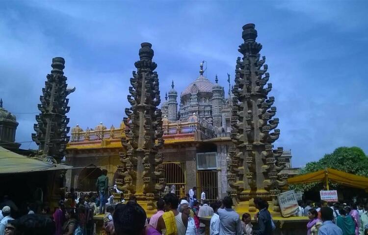 Khandoba Mandir Jejuri, Timings, Travel Guide and How to reach