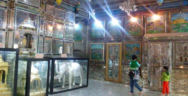 Kanch Mandir Indore, Timings, History, Guide and How to reach