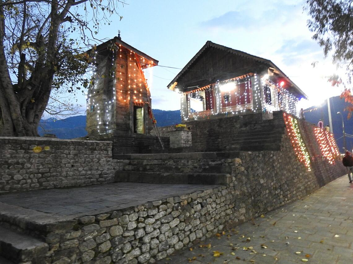Chamunda Devi Mandir Chamba, timings, history, and travel guide