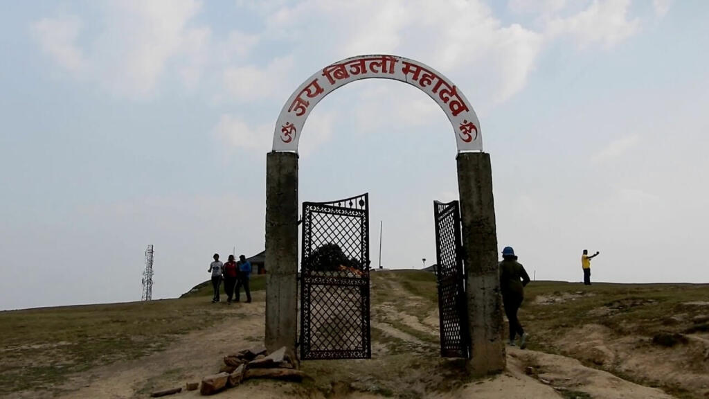 Bijli Mahadev Temple Kullu, Timings, History, Guide & How to reach
